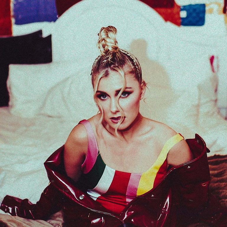 2018 Clara Mae - Brilliant Minds